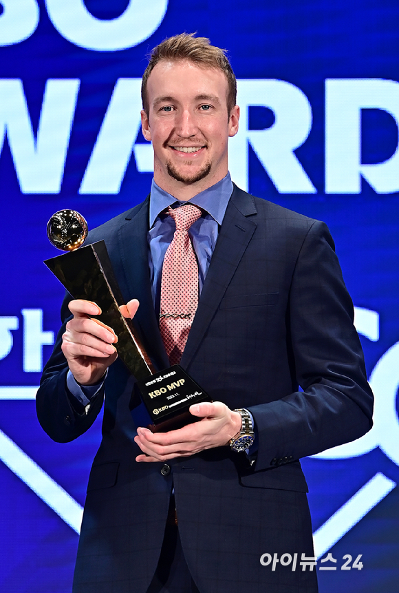 [포토]NC 페디, 2023 KBO MVP
