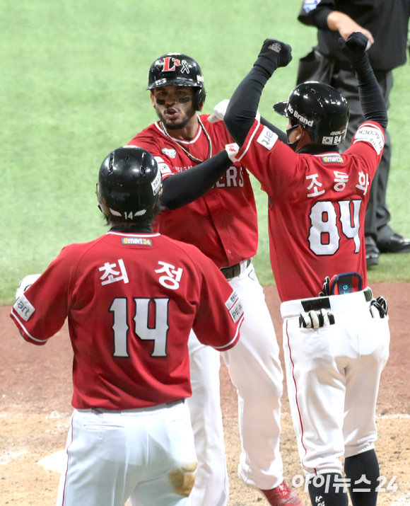 [KS]라가레스 역전 투런 SSG, 키움에 2승 1패 리드