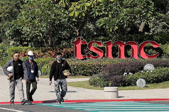 "TSMC, 인텔 파운드리 지분 20% 인수 가능성"